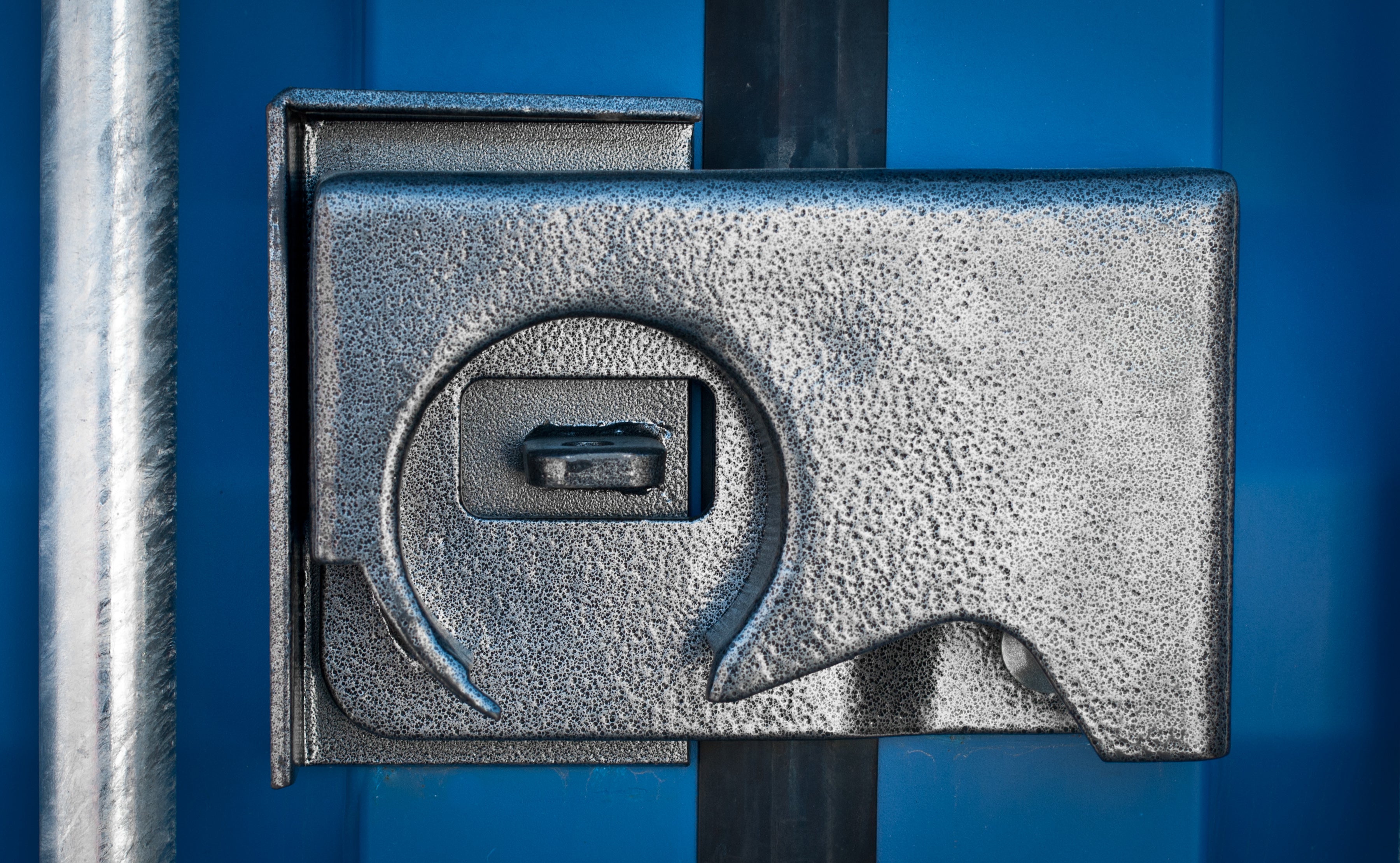 High-Security Puck Lock for Shipping Containers - QCA - Quickfit ...