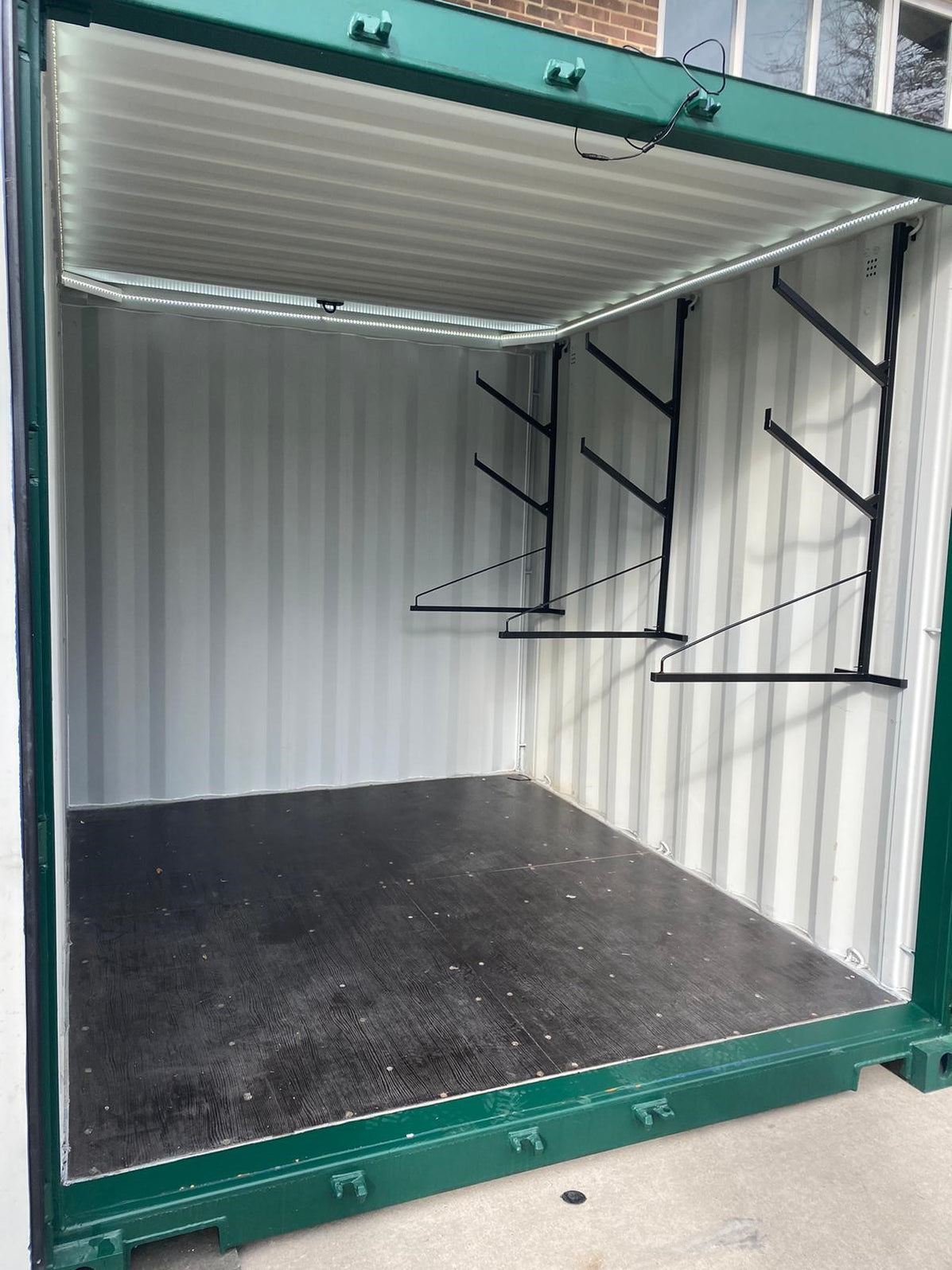 Work Bench with Pipe Rack for Shipping Containers - QFCA - Quickfit ...