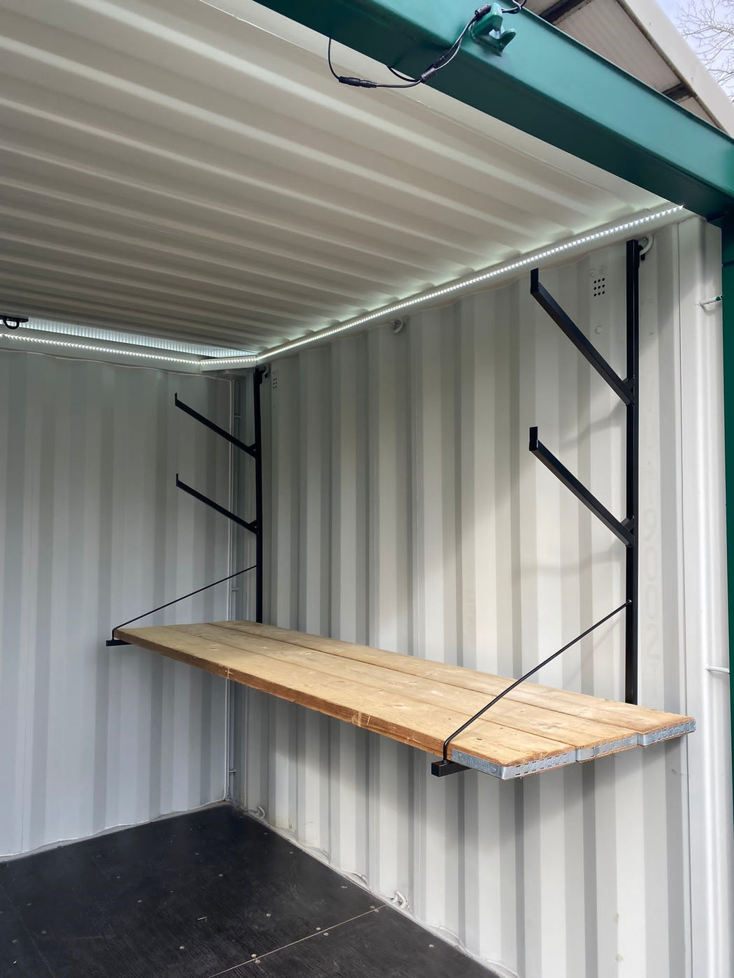 Work Bench with Pipe Rack for Shipping Containers - QFCA - Quickfit ...
